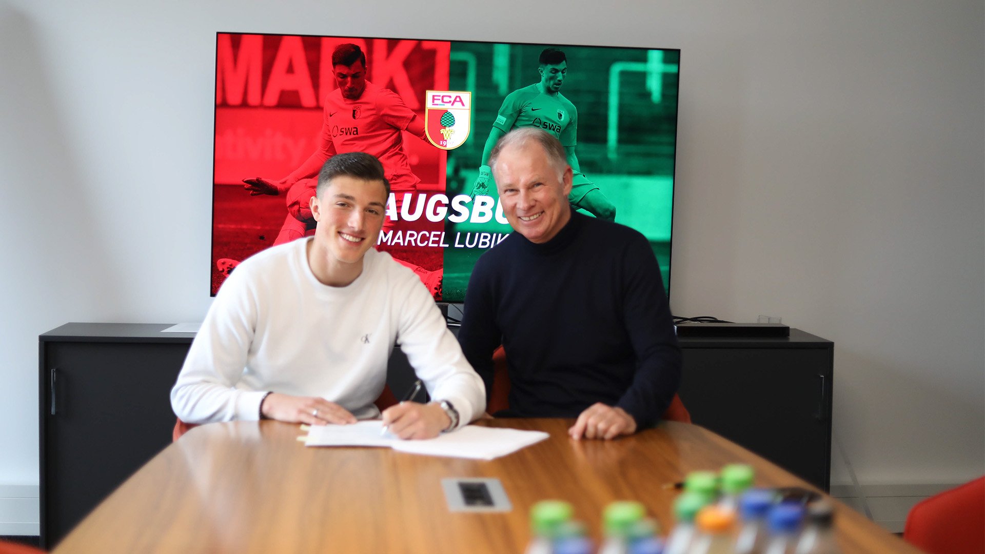 官方：奥格斯堡与波兰19岁门将武比克签下职业合同_PP视频体育频道