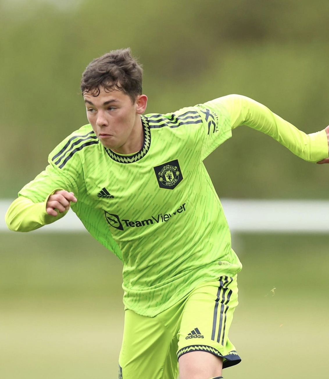 16岁的曼联小将Shea Lacey在英格兰U1...