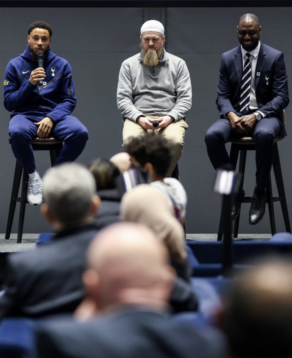今日图评丨托特纳姆热刺昨天在体育场举办了一场超过...