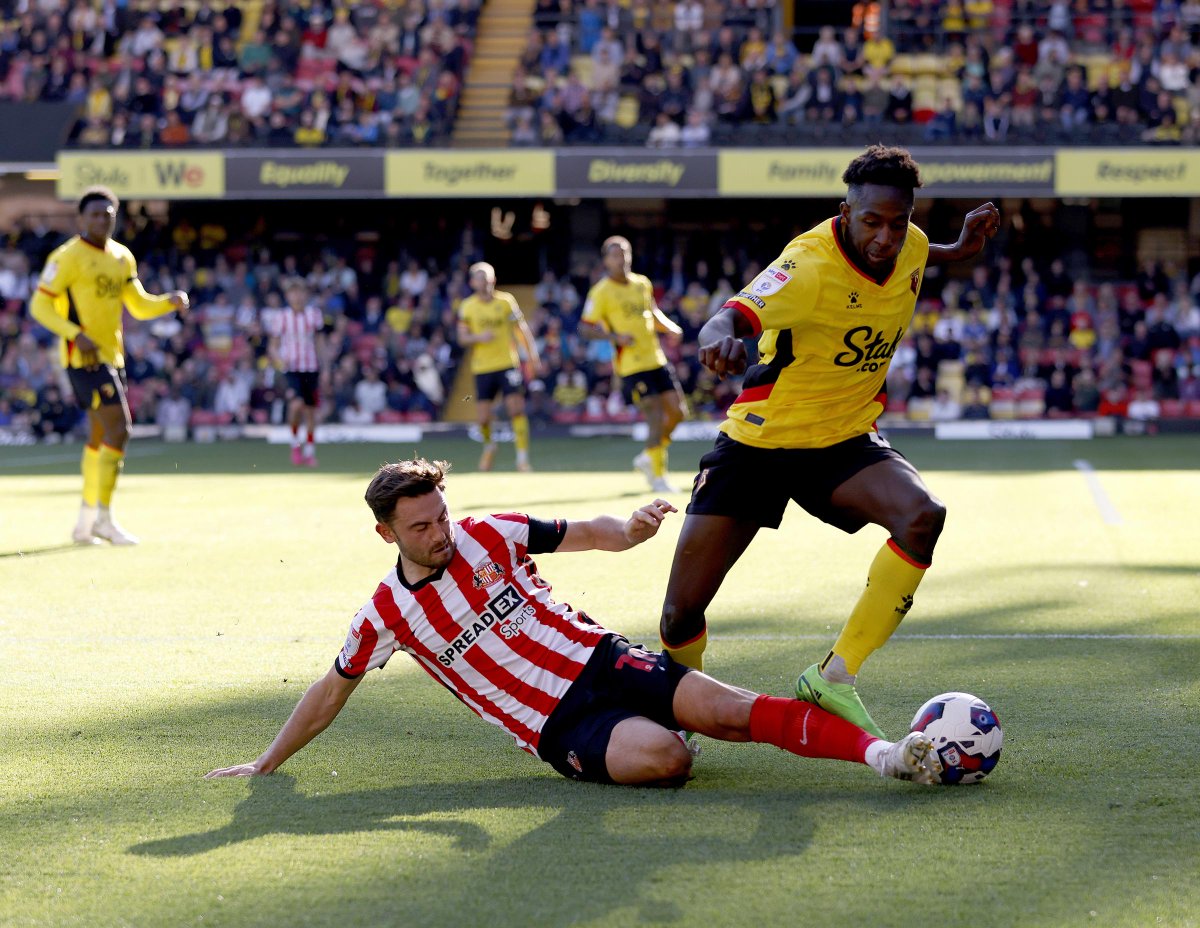 你蜂左后卫阿桑·卡马拉在社交媒体上发布感谢沃特福...