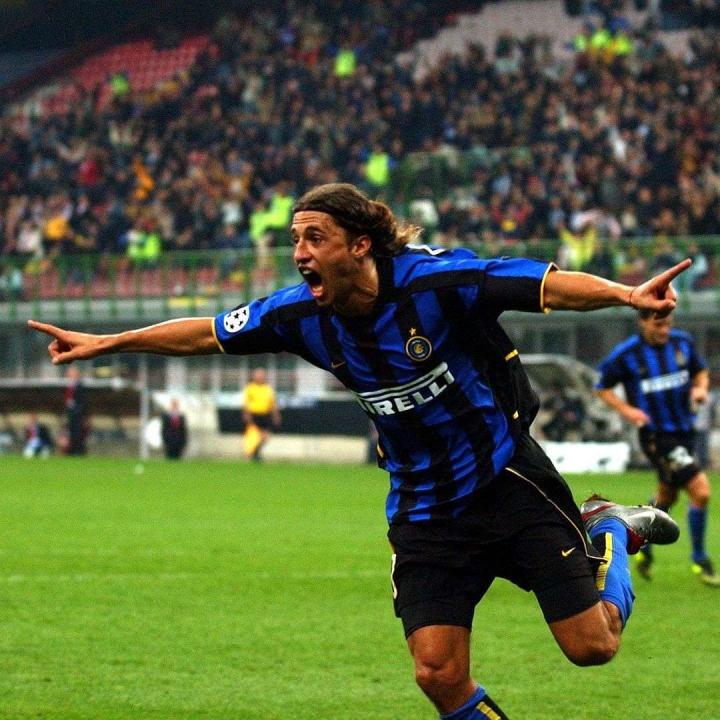 国际米兰生涯获得3座意甲联赛冠军奖杯和2座意大利...