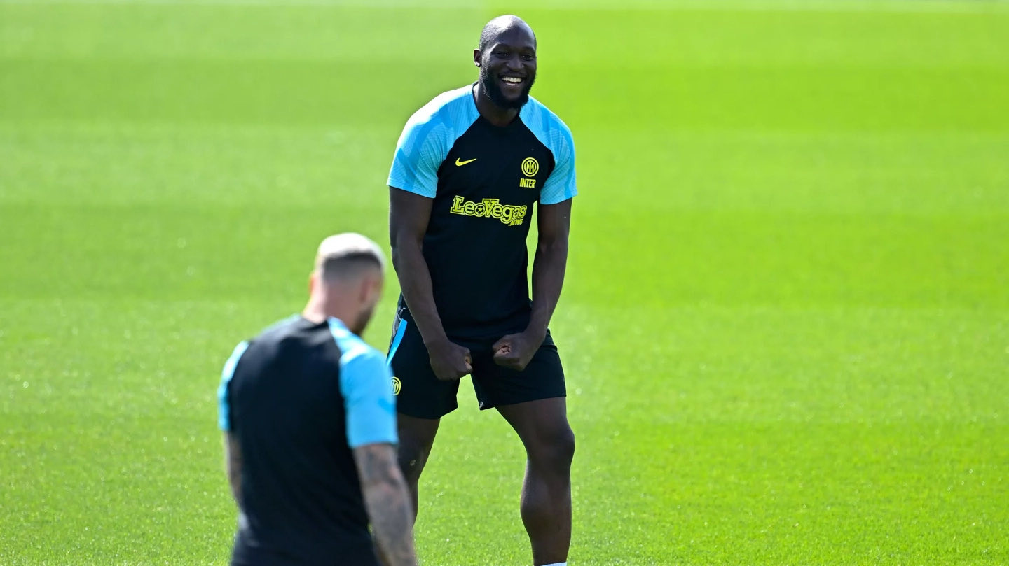 今日图评丨内战外行、外战内行的国际米兰，明日将在...