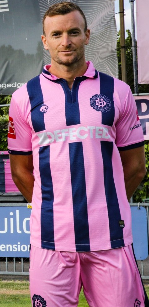 今日球衣——瓦伦西亚、卡利亚里、埃因霍温以及英国球队！