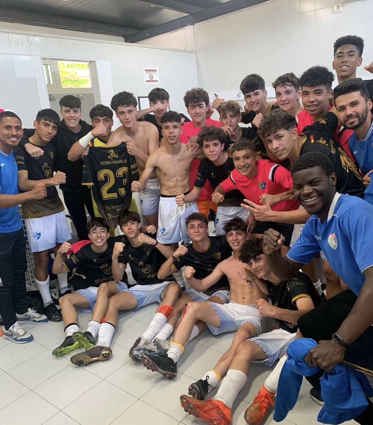 恒大足校08球员张洪福本赛季代表莫拉达腊体校U1...