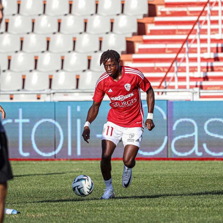 认真点，开始了 😤📸 Anthony Colas