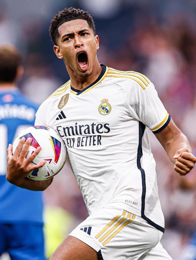 伯纳乌爆发Hey Jude狂潮，绝杀进球造就最响亮的时刻