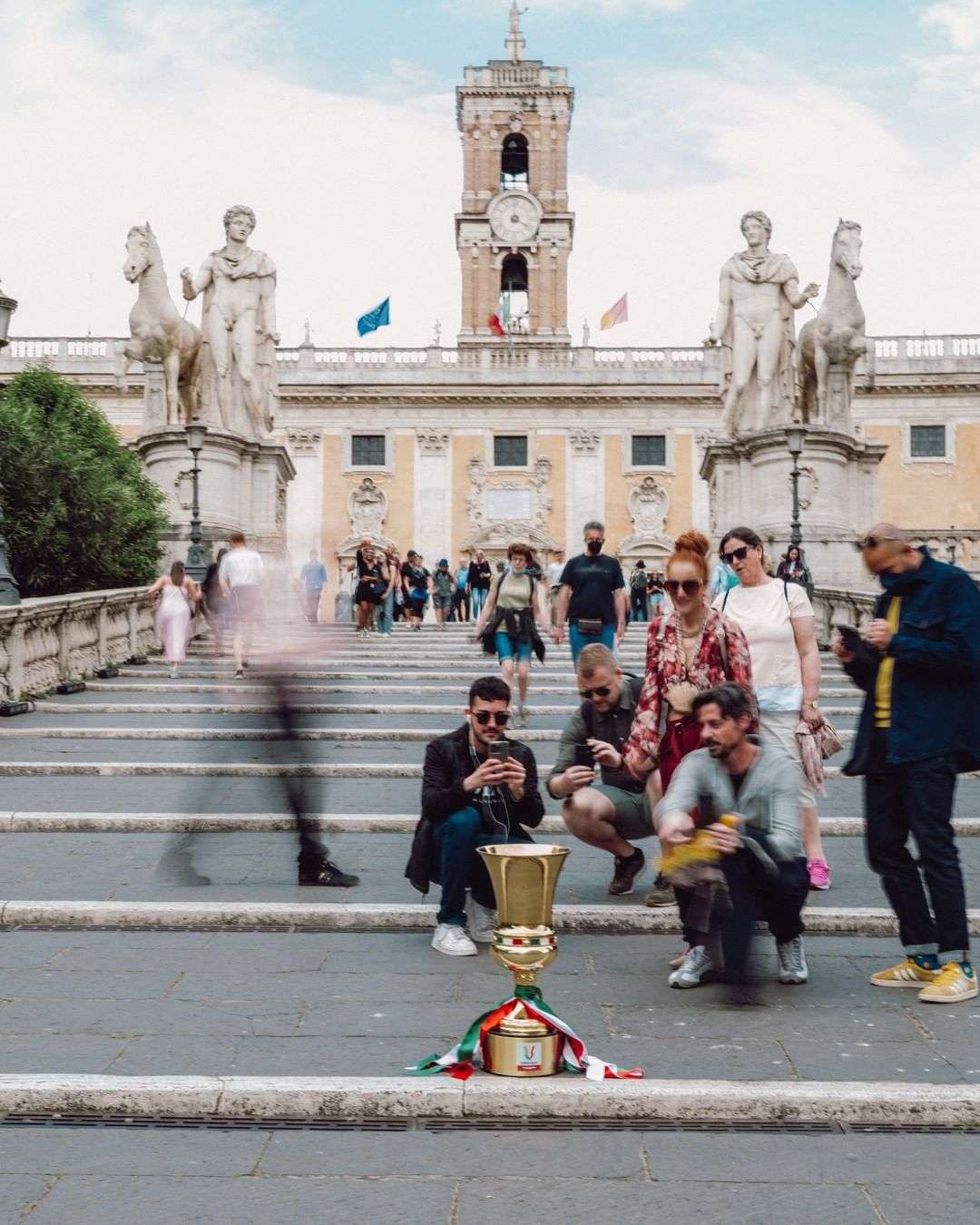 意大利杯冠军奖杯已经运抵罗马卫冕冠军国际米兰vs...