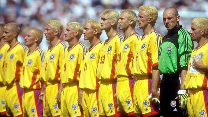 1998年的罗马尼亚，这也是足坛经典的一张老照片了