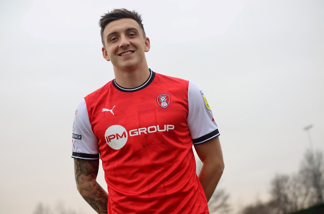 官方：罗瑟汉姆签下诺维奇前锋赫吉尔