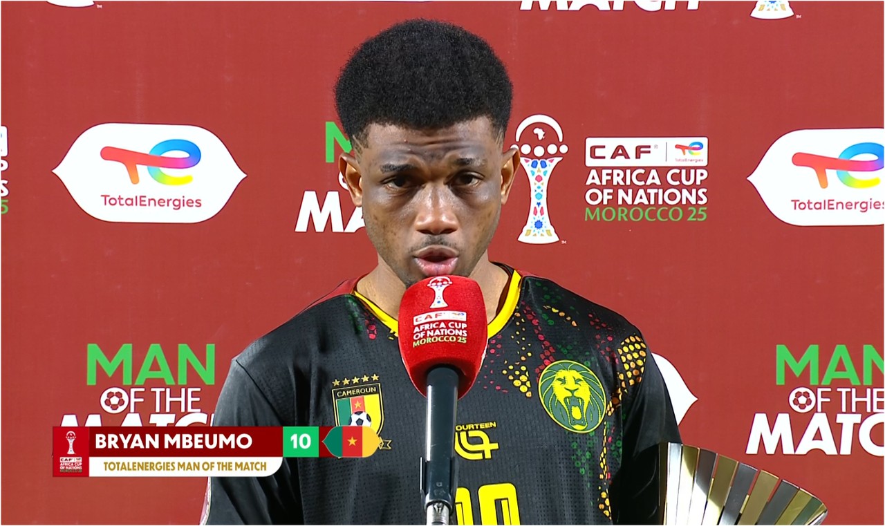 阿马德当选与喀麦隆一战全场最佳，穿姆伯莫球衣造转播乌龙