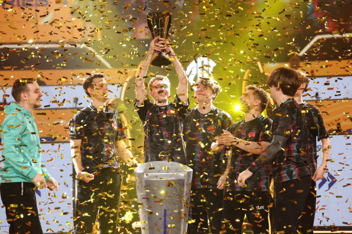 苦尽甘来！ TWIS决赛DAY3二连鸡翻盘，夺得绝地求生PGS4冠军