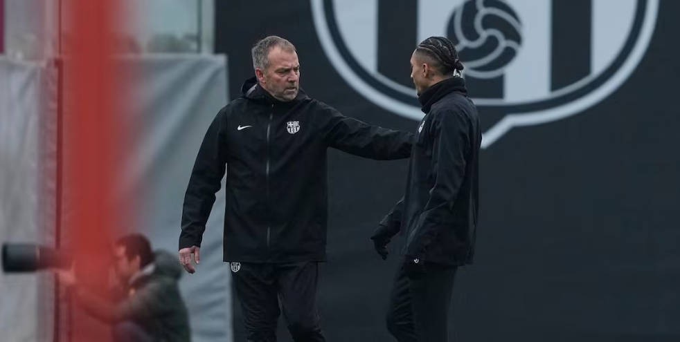 跟队：拉菲尼亚参加了训练一切正常，预计能首发出战法兰克福|巴塞罗那|拉菲尼亚|霍安-加西亚|懂球帝