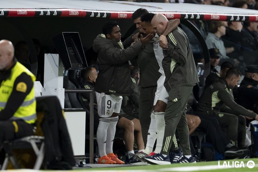 记者：米利唐左腿腘绳肌受伤，伤势令人担忧