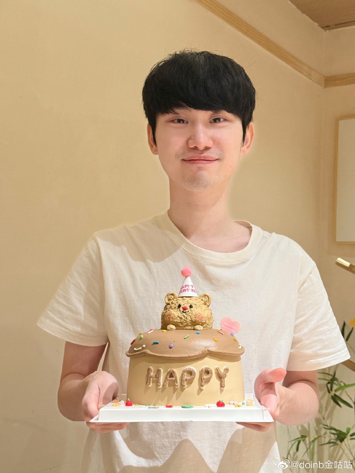 疑似加盟NIP，Doinb：明天去拍LPL定妆照，这次是选手